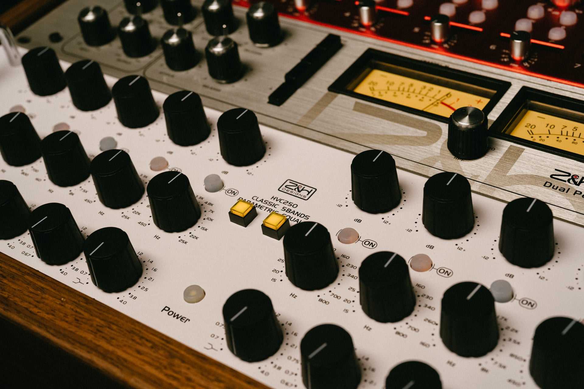 HVC250 Stereo 5-Band Parametric EQ – Z&H Designs